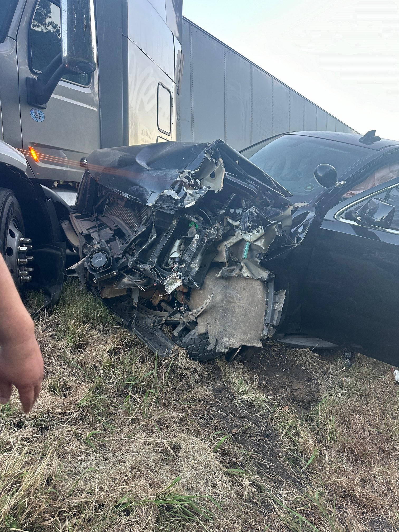 Clark County deputy hurt in wrong-way crash on I-30
