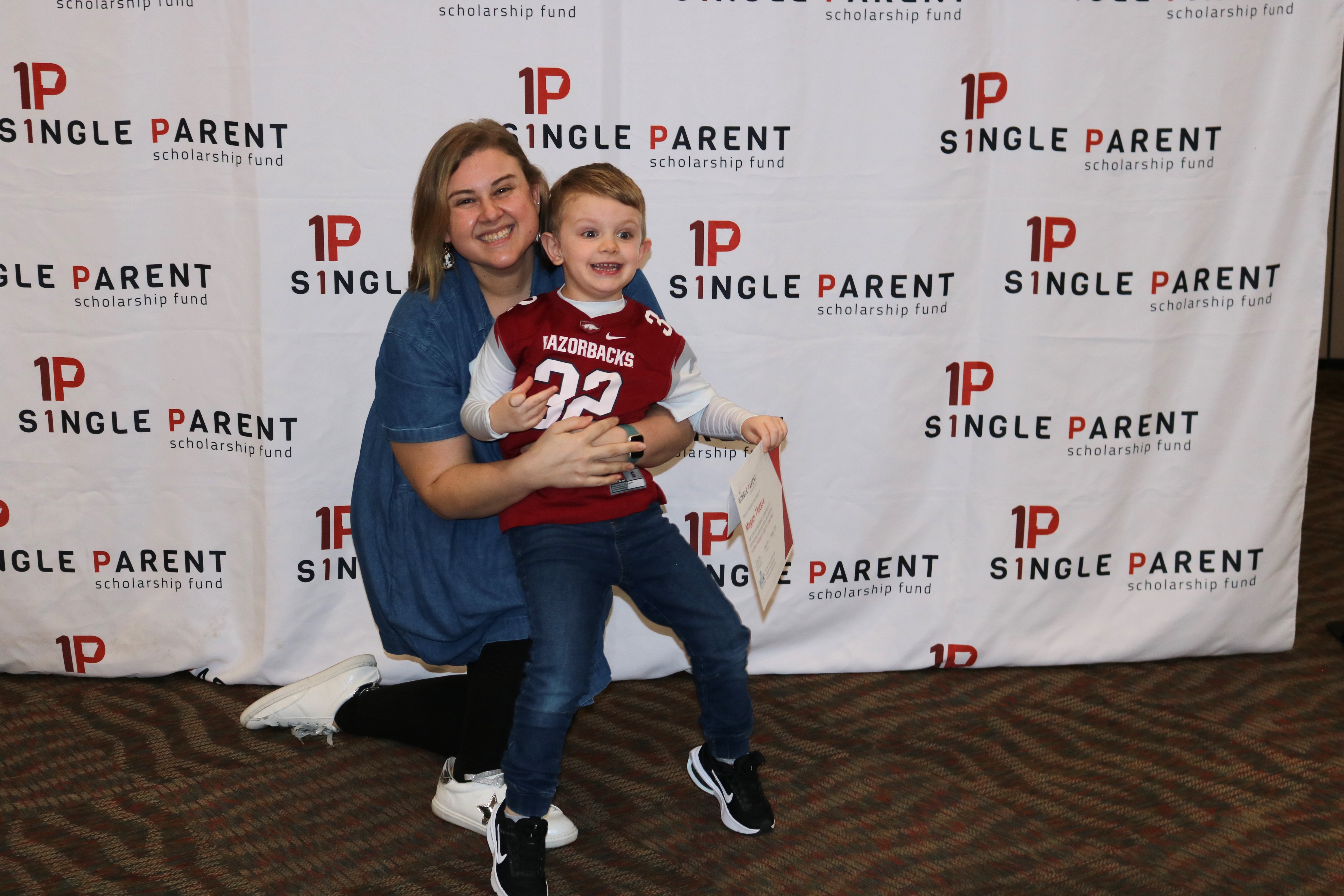 Single parents could get $1,600 in scholarships for spring 2025